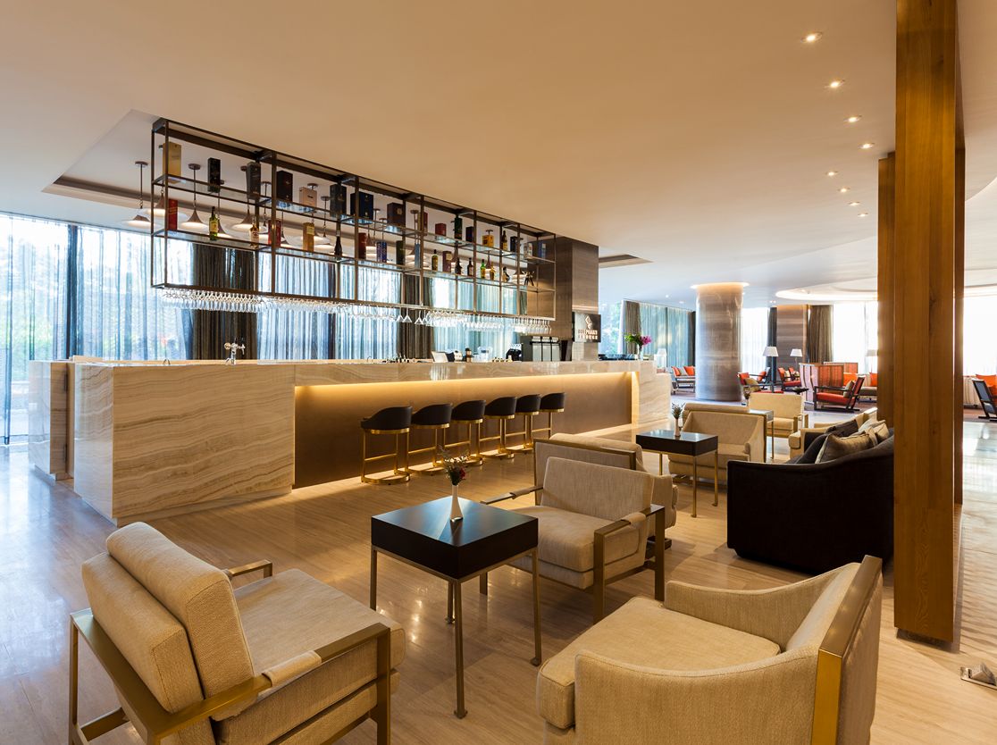 Elephant Lounge | Crowne Plaza Vientiane